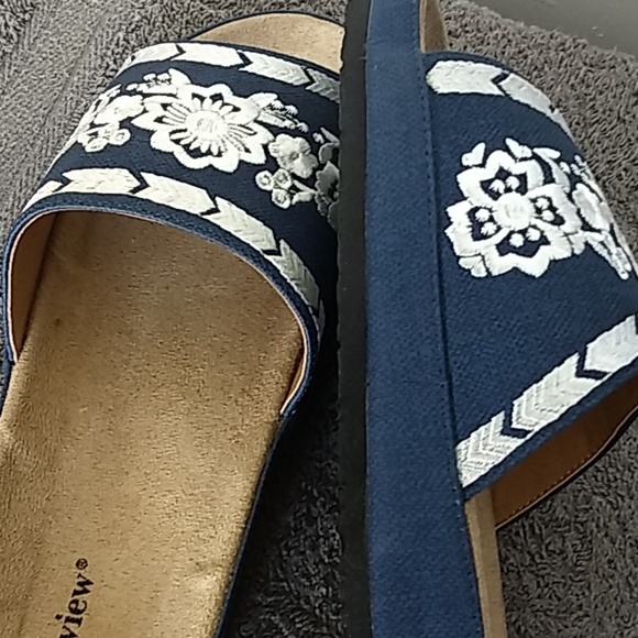 comfortview | Shoes | Open Toe Sliders | Poshmark